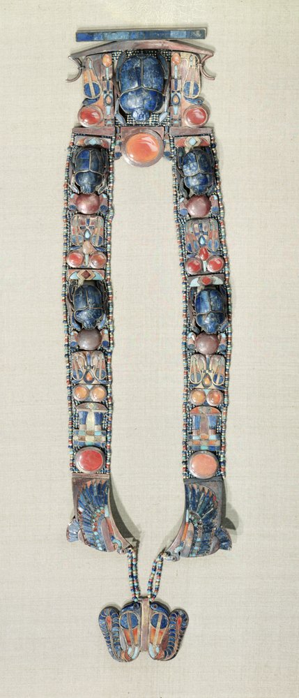 Het koningshangertje in de vorm van een boot met het symbool van de ...