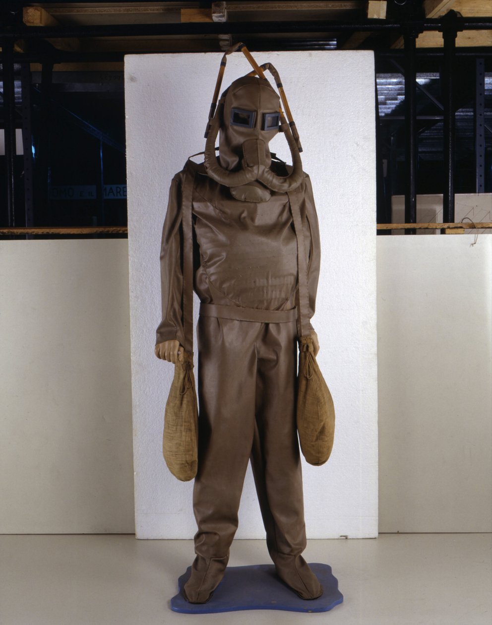 Duikermodel gemaakt naar het model ontworpen door Leonardo da Vinci.